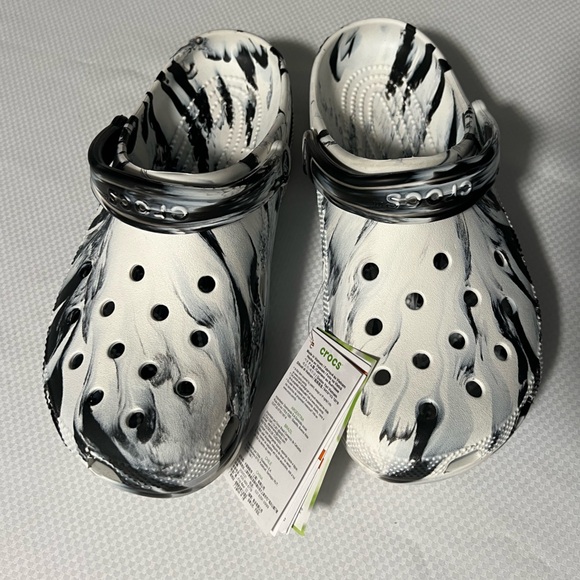 CROCS | Shoes | New Classic Crocs Marble Black And White Size 9m 1w ...